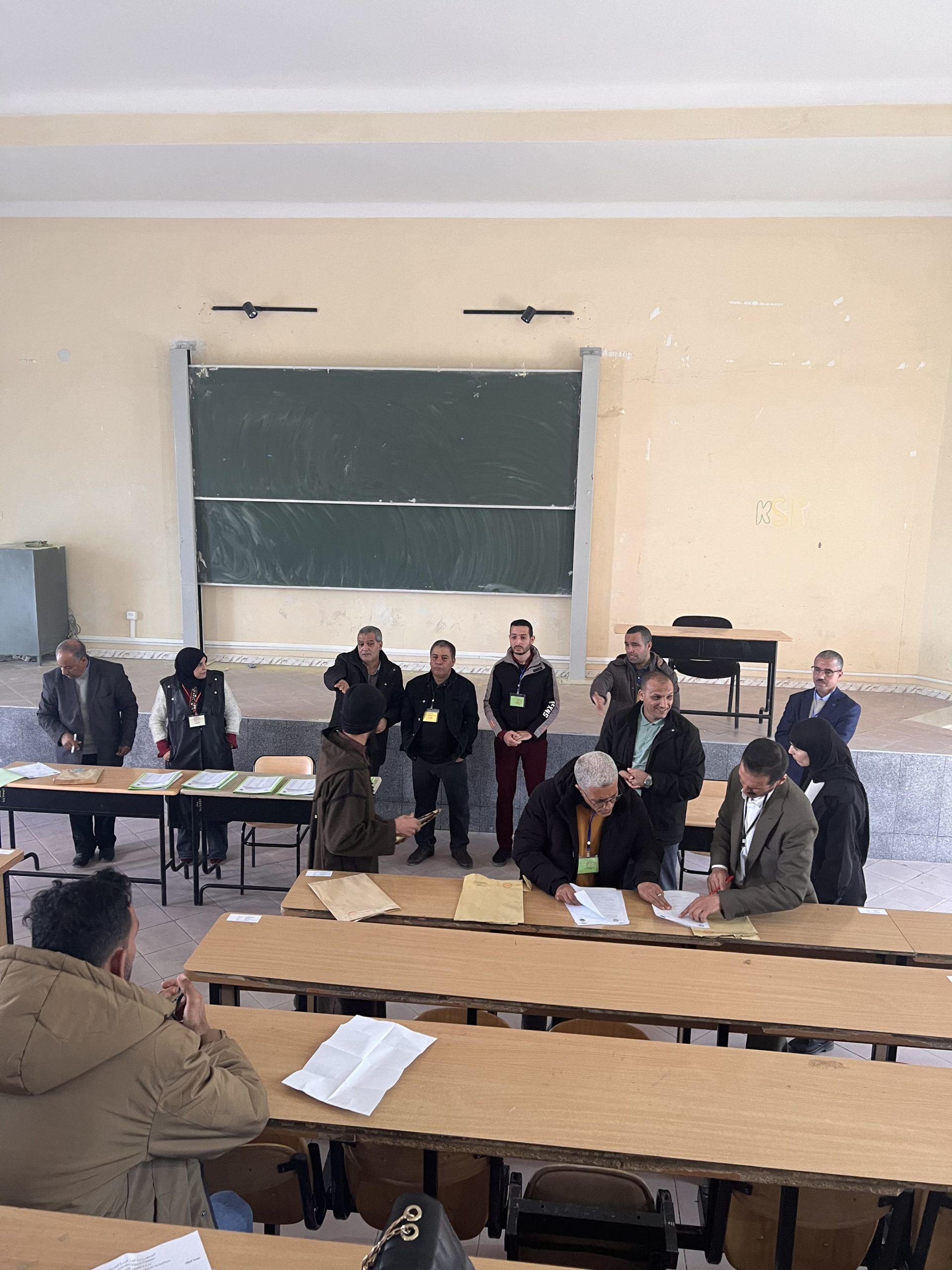 زيارة ميدانية لمتابعة سير مسابقة الطور الثالث للدكتوراه – Faculté des ...